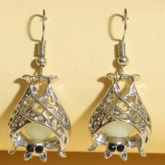 Jewelry | Glowing Bat Hanging Upside Down Lacey Mesh Lattice Wing ...